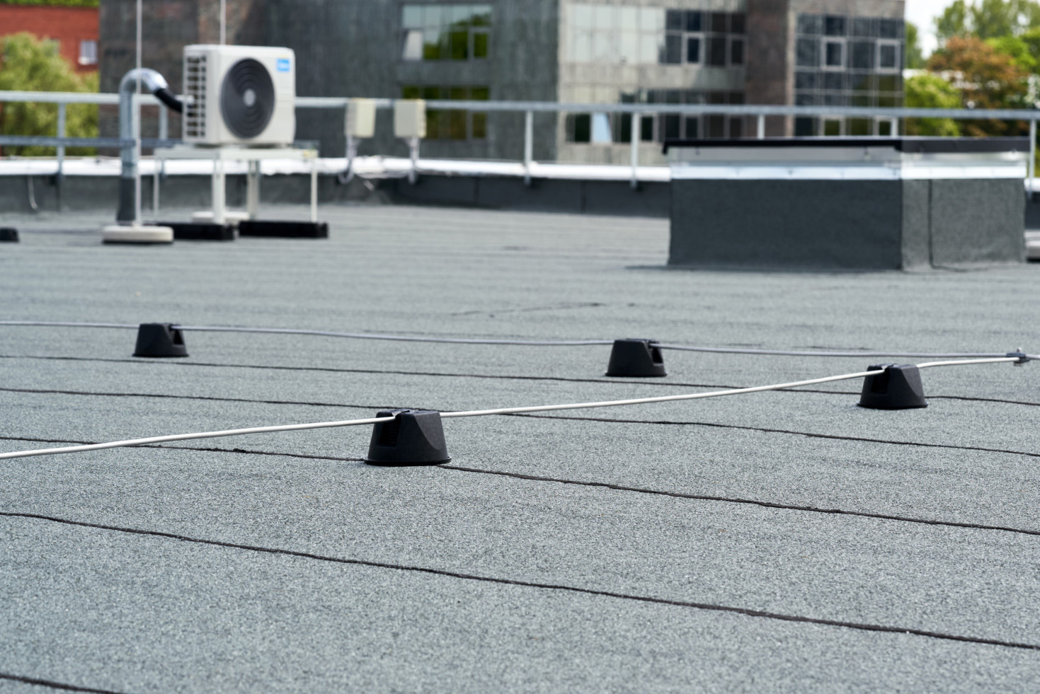 Wat is Bitumen dakbedekking? - Dakdekker Breda Dakkersland.nl uw ...